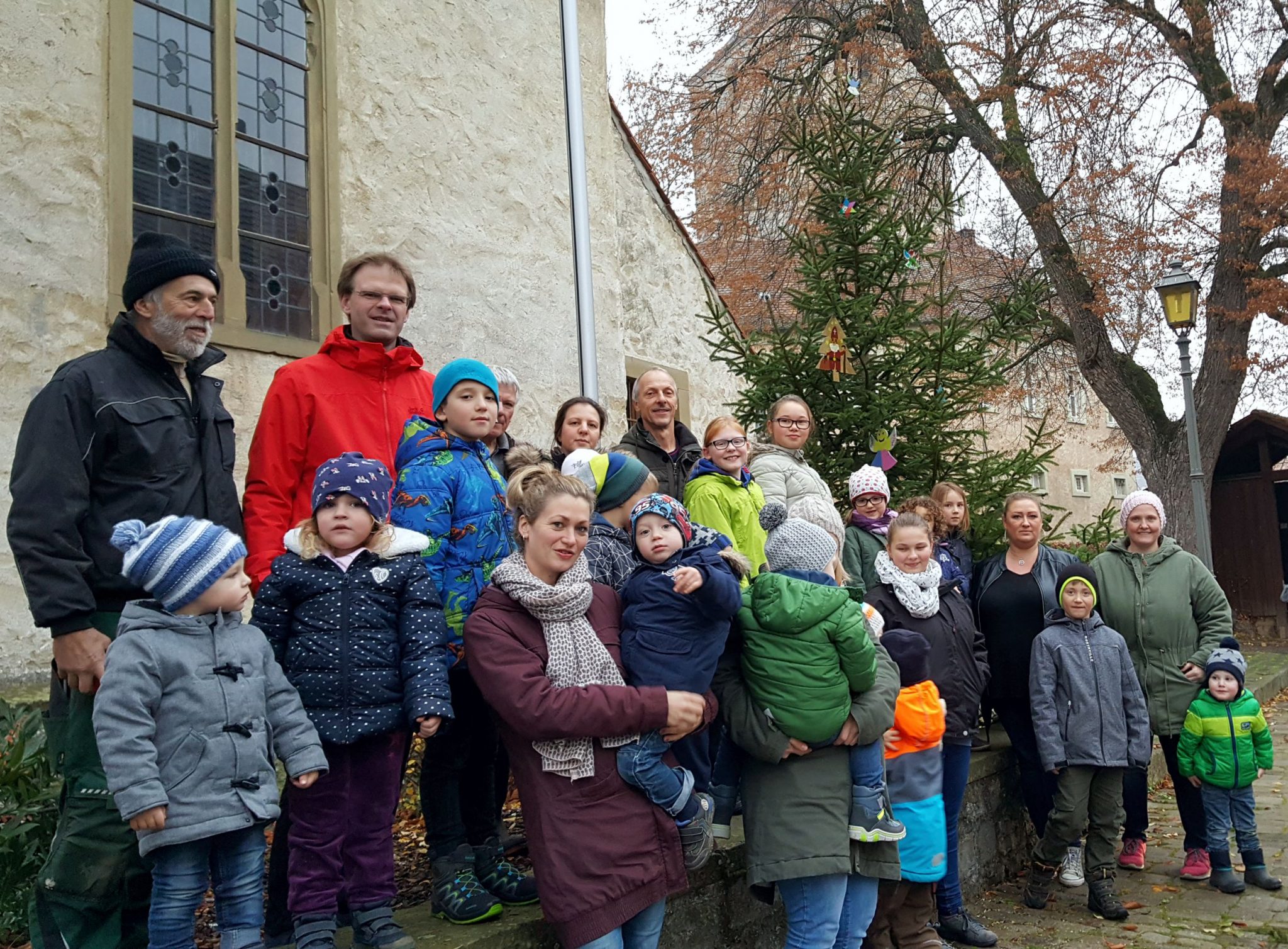 Neuer Schmuck schmückt Christbaum – Erlach erleben